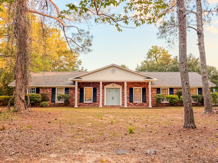 Beverly Manor | 4br 2.5 Ba Near Usc & Ft. Jackson - Columbia, SC
