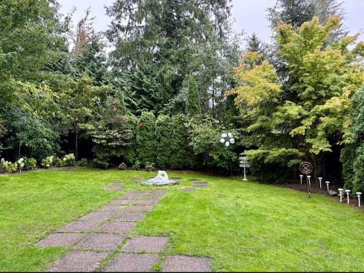 Cozy And Clean Guest Suite
Space Designer's House - Cypress Mountain, BC