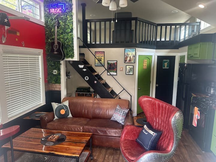 The Green Room Tiny House - Lakeway, TX