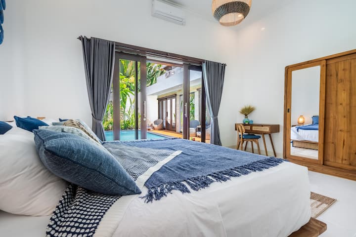 Niraya Haven-santai Biru Kutuh - Pacitan