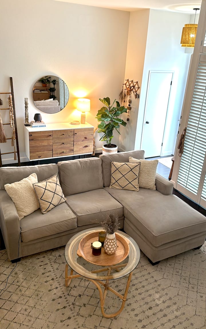 Coastal Adventure | Walk To Piers | Surf & Sand - 雷東多海灘