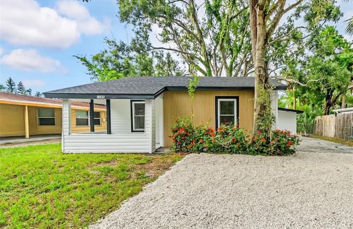 The Tree House 5 Min To Beach, Airport, Downtown - Sarasota, FL