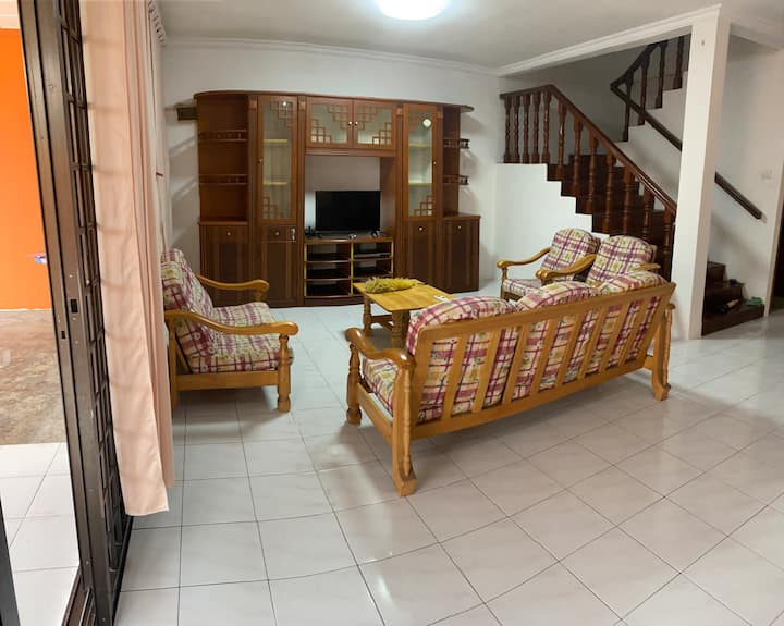 Sample Park Homestay - Bintulu