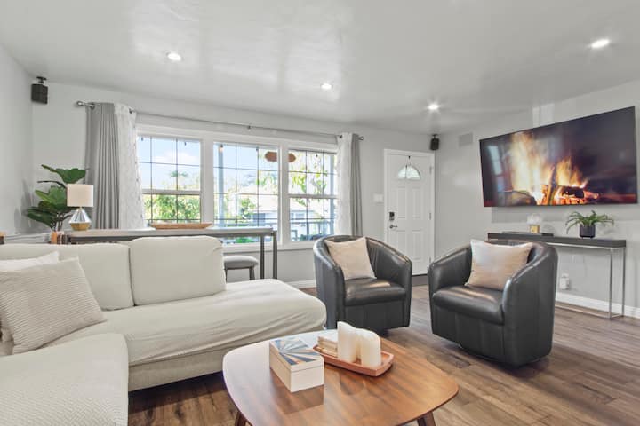 Spacious Family Home Near Disney | Sleeps 9 - Whittier