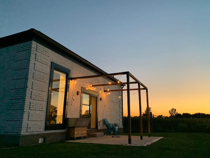 Countryside Loft Home - Chatham-Kent