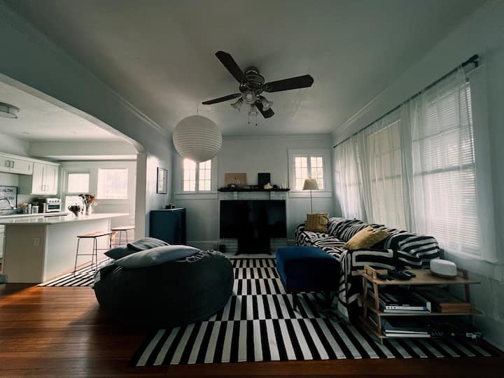 Peaceful And Cozy Lake Eola Heights Home - Orlando, FL