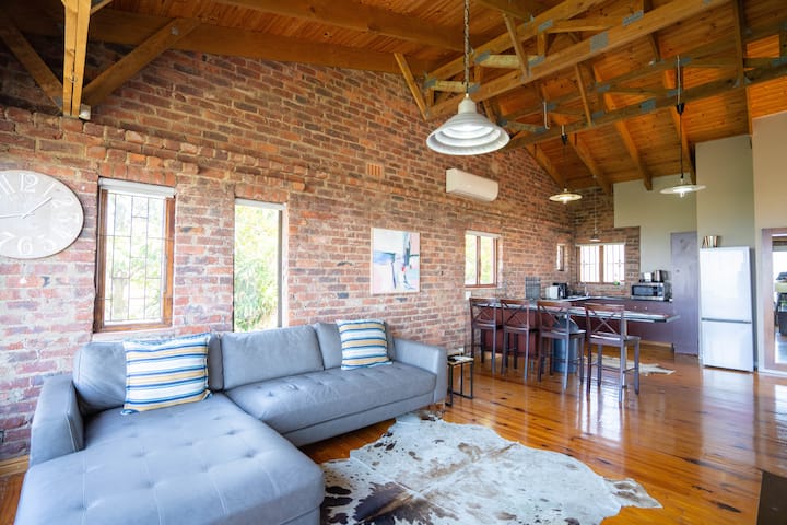 Cozy Loft Retreat With Stunning Sea Views - Umhlanga