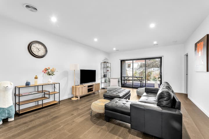 Brickworks 4b3b Townhouse - Forest Hill