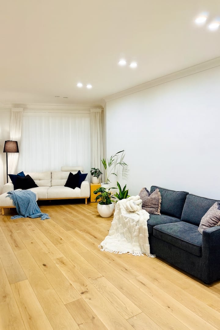 Modern Inner-city Stay | 2bed, 2bat, 1park - Surry Hills