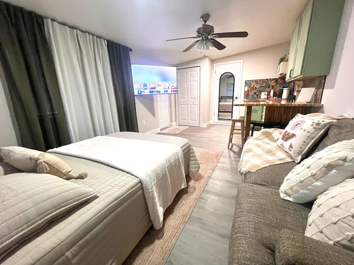Cozy Studio – Minutes To Wekiva, Disney & More - Altamonte Springs, FL