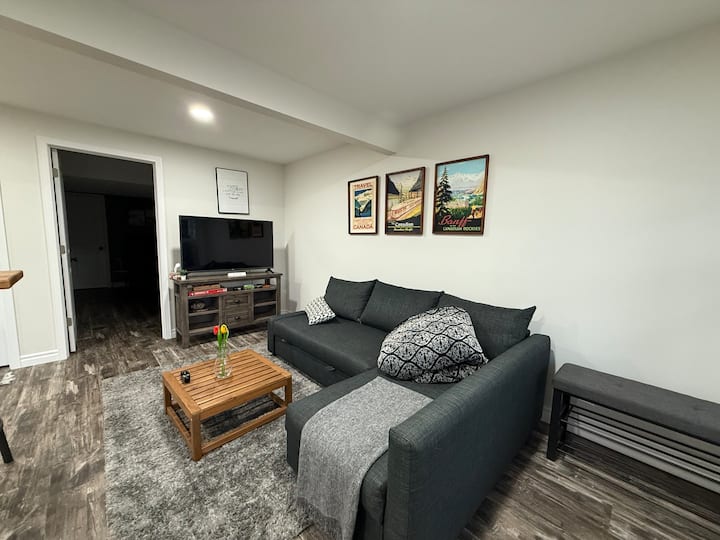 Walkout Basement Suite In Sage Hill - 卡加利