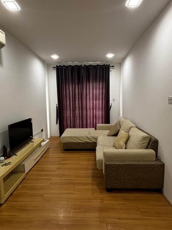 Quiet Environment Located Middle Of Town Area - Kuching