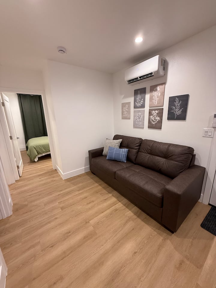 Comfortable 2br North Hollywood Kitchen & Laundry - 버뱅크