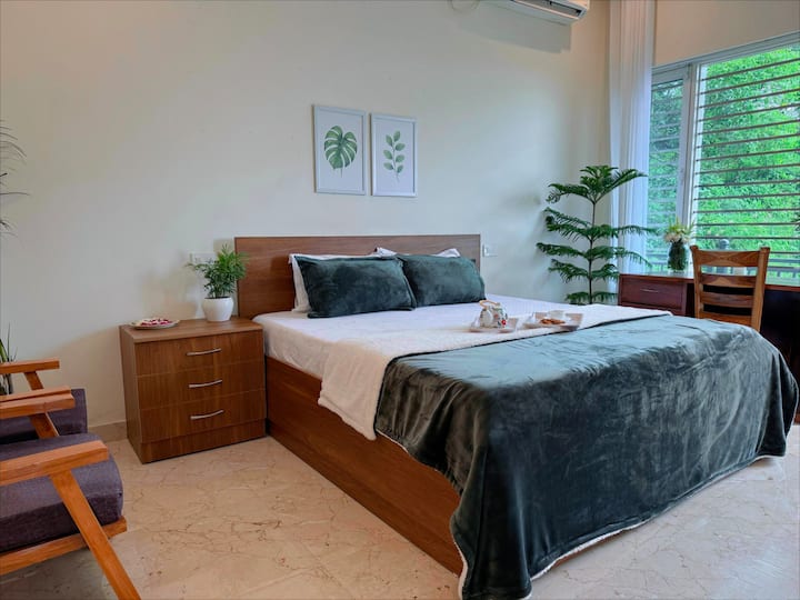 Woods- Family Stay (Private Jungle View Terrace) - 德拉敦