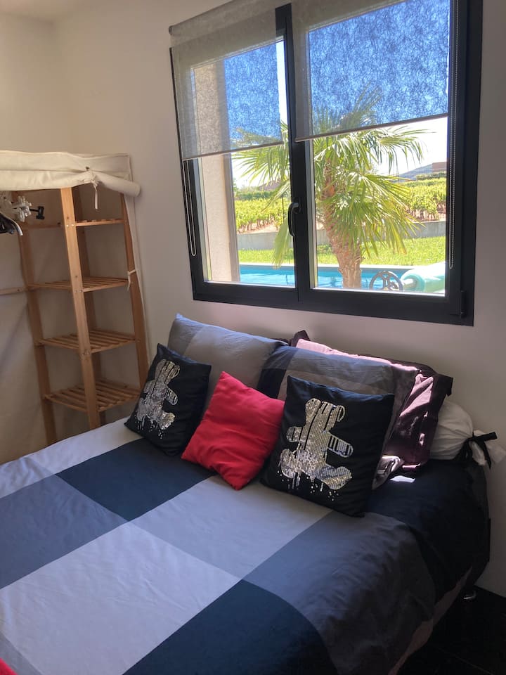 Grand Studio -F 1 Avec Jardin Et Parking Clôturé - Pourrières