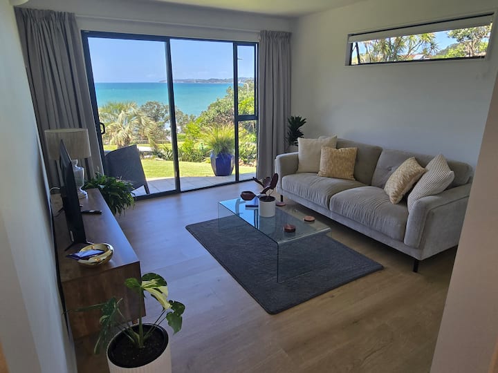 Apartment At The Beach - Waiwera