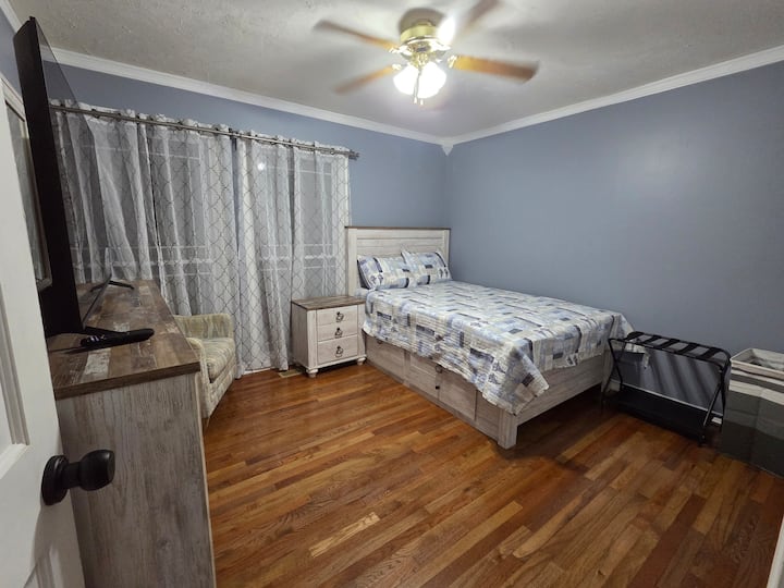 Relaxing Private Room - Topeka, KS