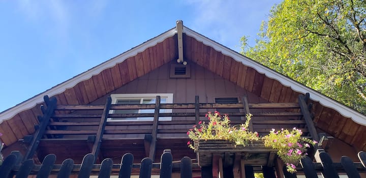 Cloud Nine Mountain Escape - McCloud, CA