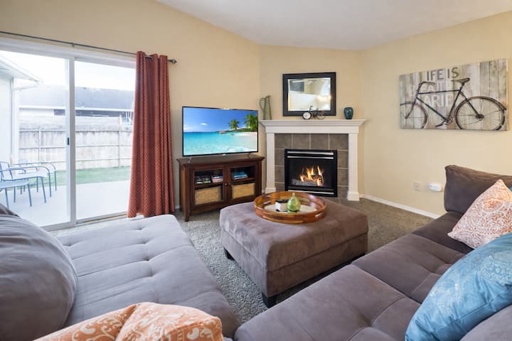 Family Golf Course Retreat! Close To River! - Boise