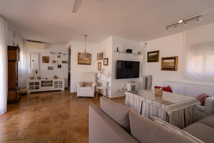 Luminoso Y Céntrico áTico A Pie De Playa - Rincón de la Victoria