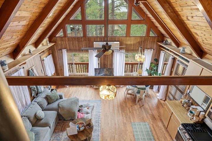 Pet-friendly Cabin • Woodstove • Fenced Yard - Show Low, AZ