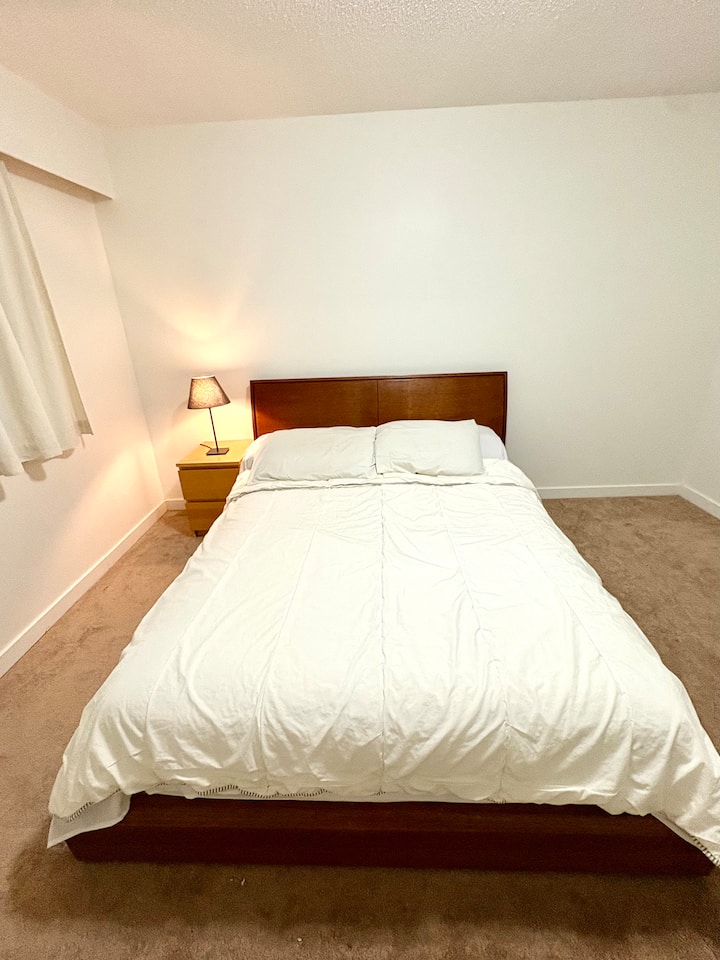 Habitación Privada Cerca De Metrotown - バーナビー