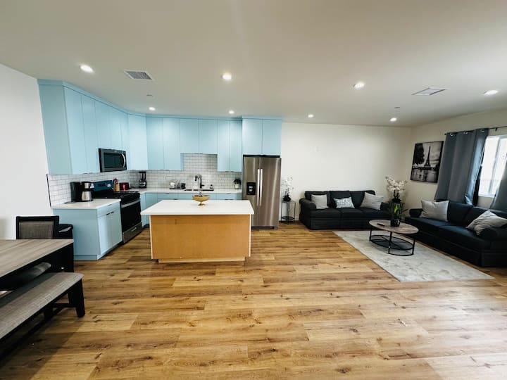 Brand New Place 6 Bedrooms With Garage - Gardena, CA