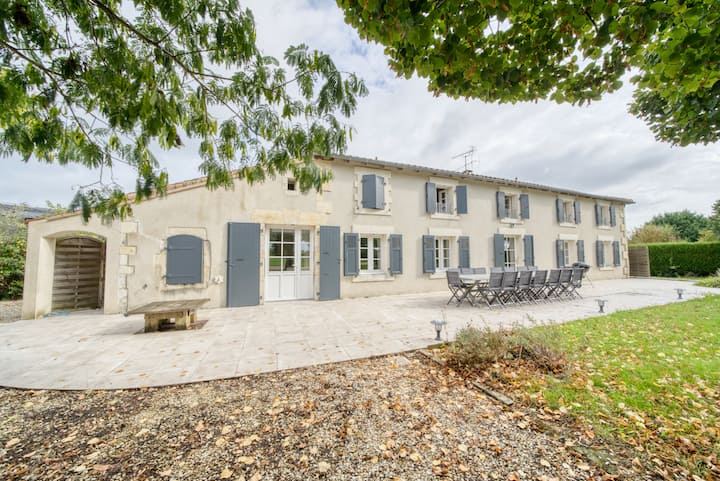 Grand Gîte De Charme Au Cœur Des Vignes - Jonzac