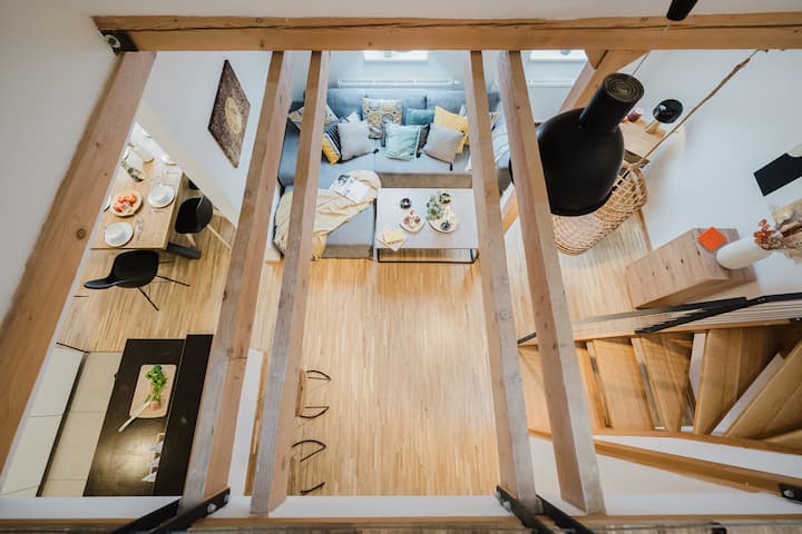 2bdr Attic Loft W/ Work Space And Private Parking - Prague