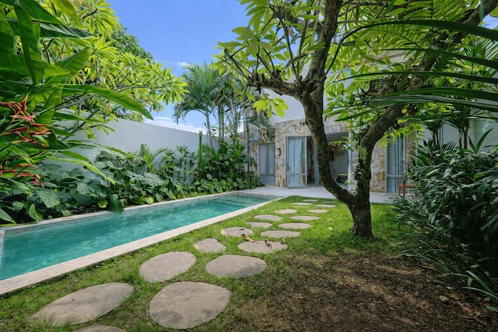 Chic 2br Villa By Sanur Beach W Pool +Room Jacuzzi - Sanur