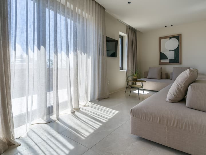 Grand 3-bedroom Residence With Sharing Pool - Mykonos