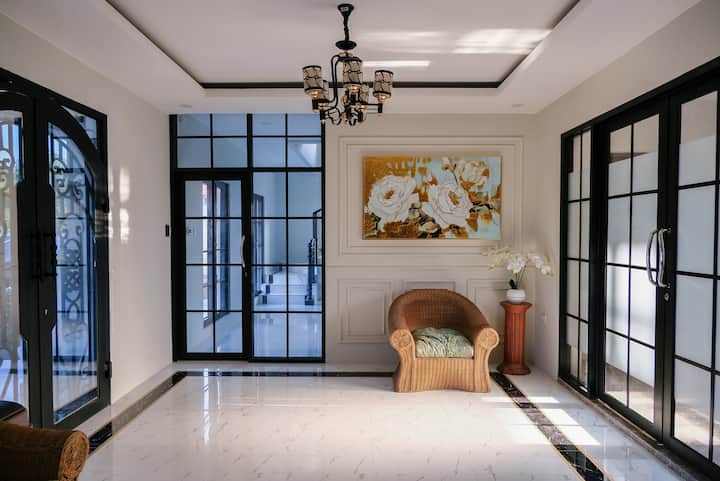 Luxury Boutique Hotel In Cirebon - Cirebon