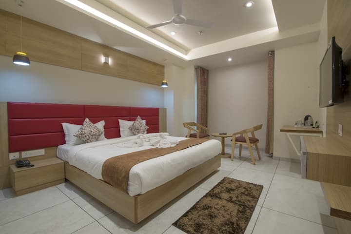 Deluxe King - Ahmedabad