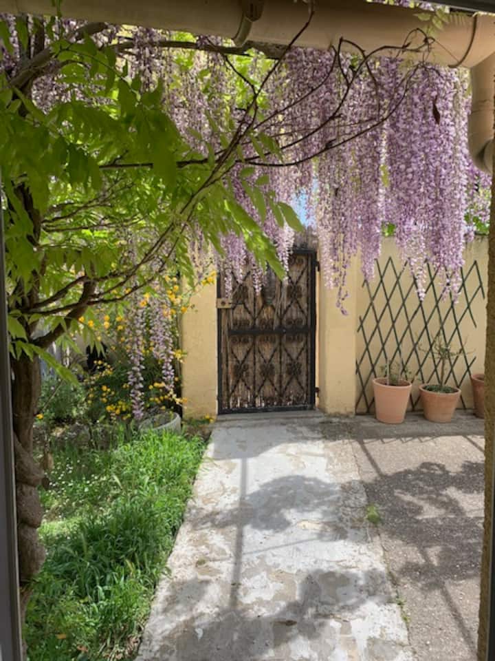 Petit Havre De Paix à 20 Minutes D'aix-en-provence - Saint-Cannat