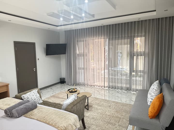 Executive Room In Pomona, Borrowdale - Harare