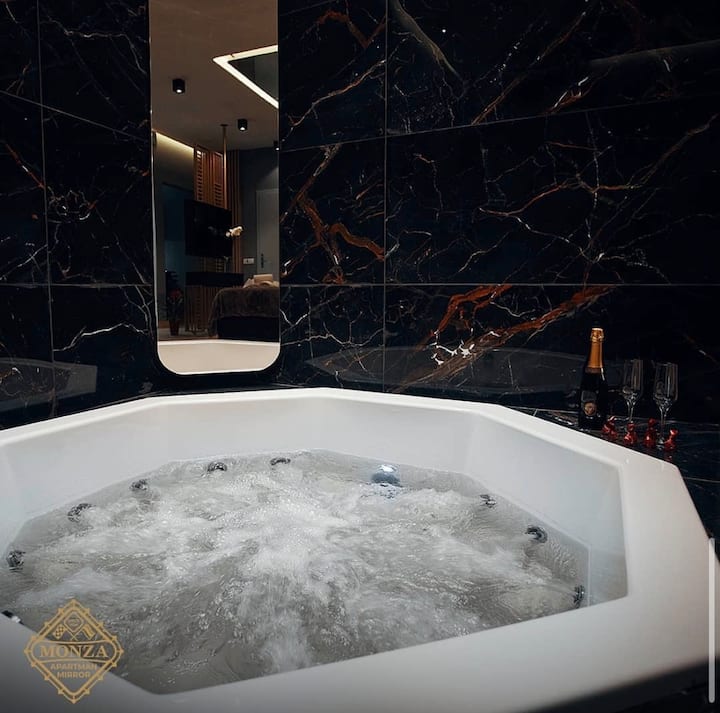 Monza Mirror Apartment - Kikinda