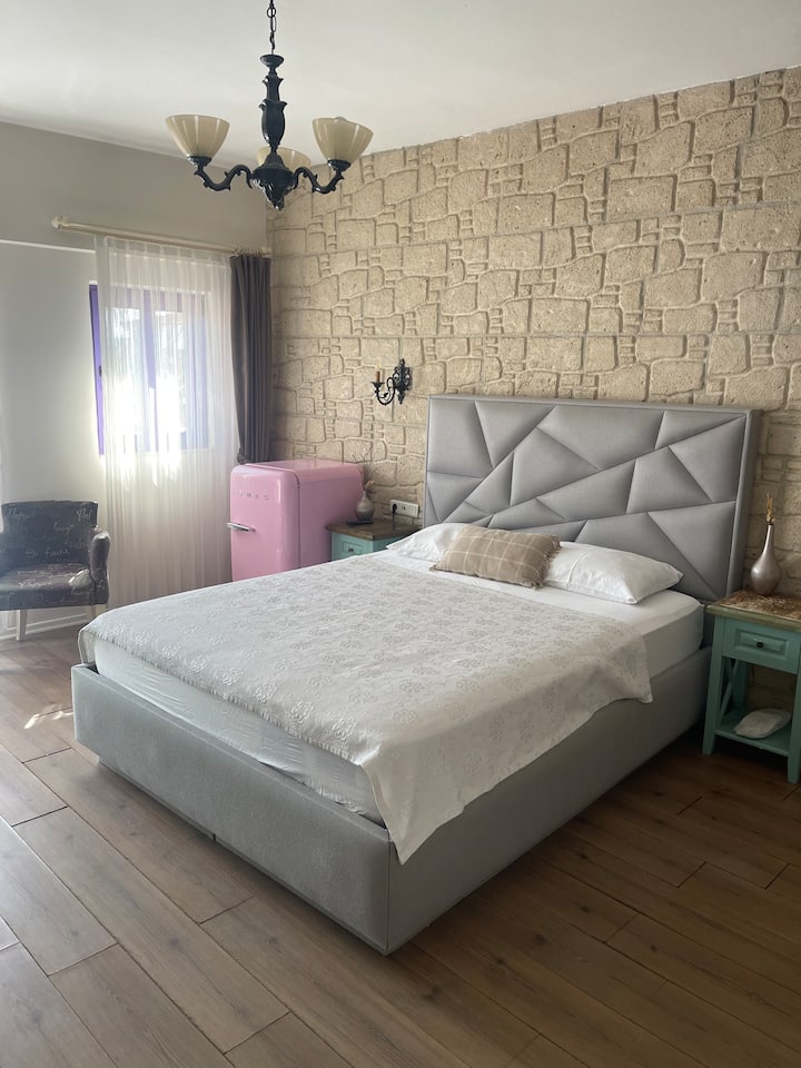 Jakuzili Alaçatı çArşı Içinde Fransız Balkonlu Oda - Alaçatı