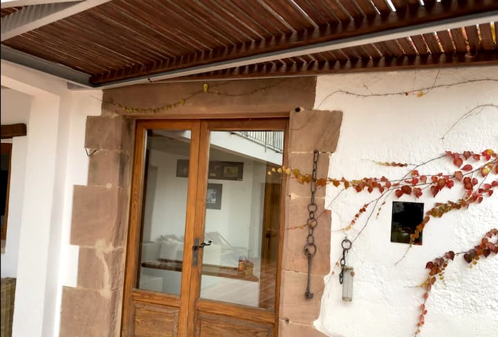 Baixos D'una Casa Construïda Al 1733 - Seva