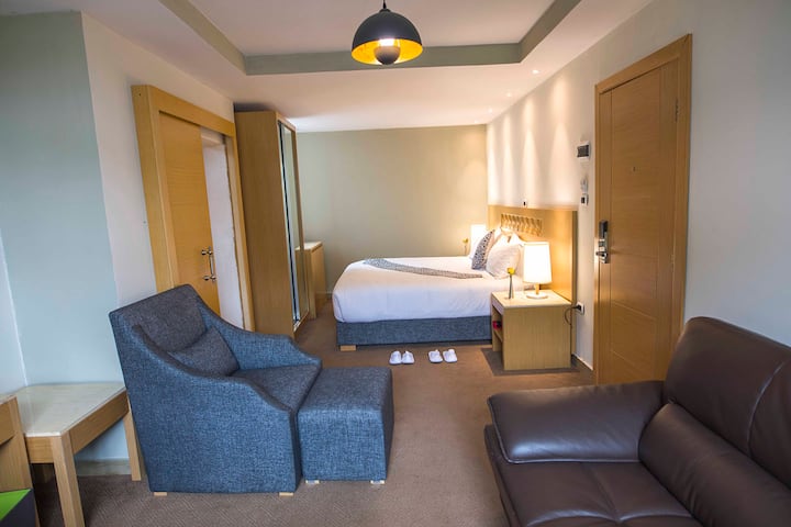 Studio Room: Free 24h Shuttle & Breakfast Included - Addis Ababa