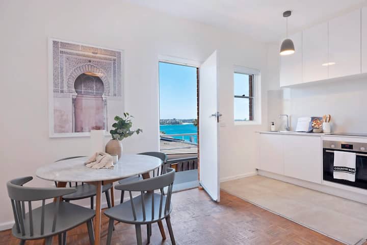Bower St Ocean View Retreat - Dee Why Beach, New South Wales