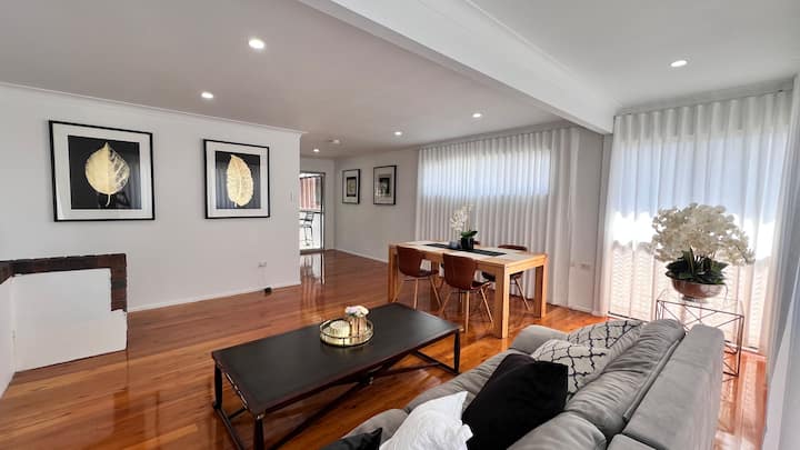 Sunnybank Master Ensuite In Prime Location - Springwood