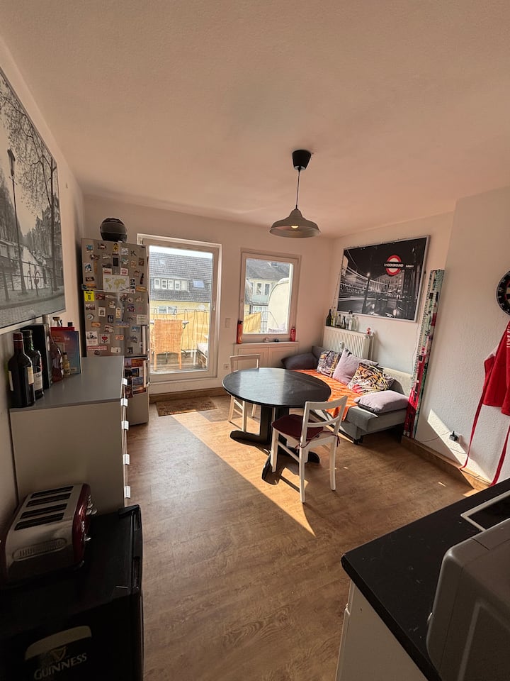 Helle Wohnung Im Zentrum Mit 2 Balkonen - Hbf-nähe - Düsseldorf