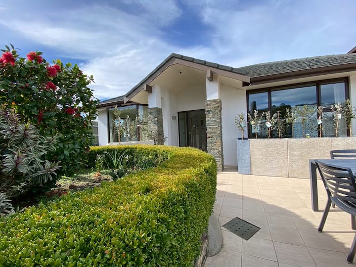 Calm & Stylish Retreat Near City And Beach - Dunedin