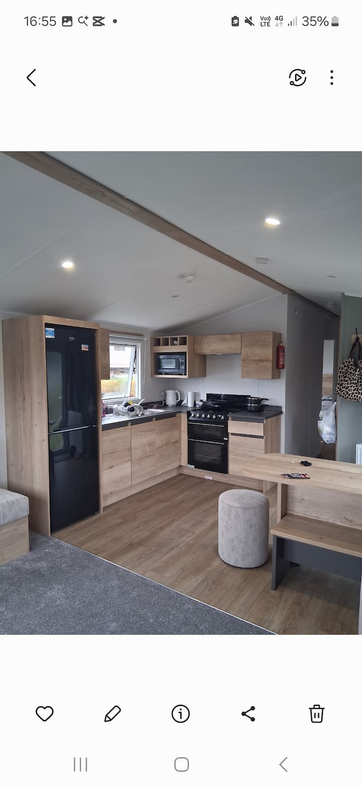 A Little Bit Of Caravan Life - Dunoon