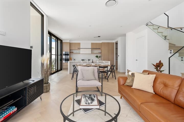 Stylish Coastal Retreat Near Cronulla Beach - Sutherland Shire
