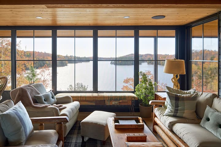 Stunning Lakefront Cottage With Breathtaking Views - Val-des-Monts