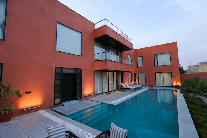 Terracotta Tales: 5br Rustic Luxe Stay W/ Bonfire - Jaipur