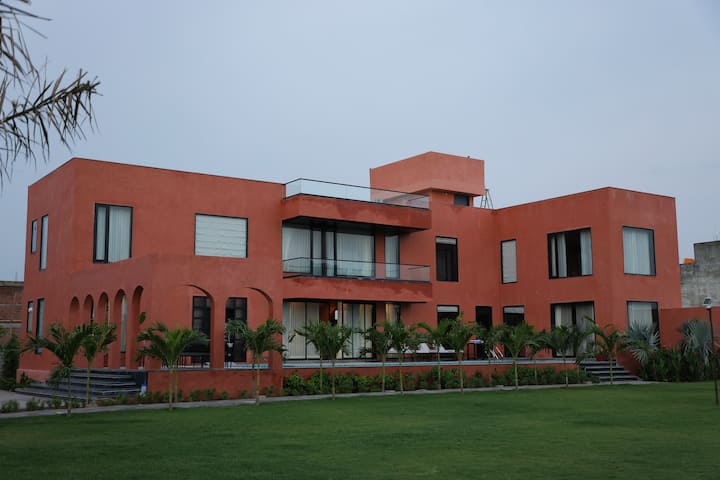 Terracotta Tales: 5br Rustic Luxe Stay W/ Bonfire - Jaipur