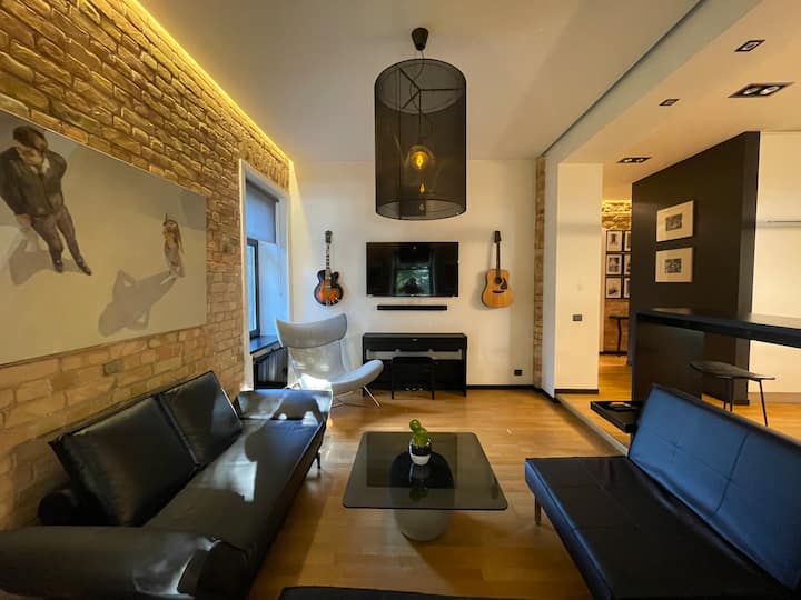 Downtown Retreat Loft - 
Industrial Studio - Riga