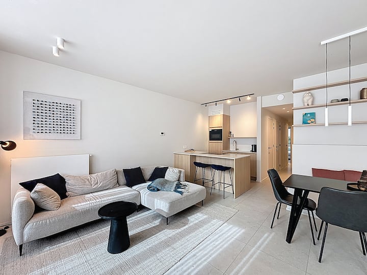 Flat Hannah - Center Of De Panne - La Panne
